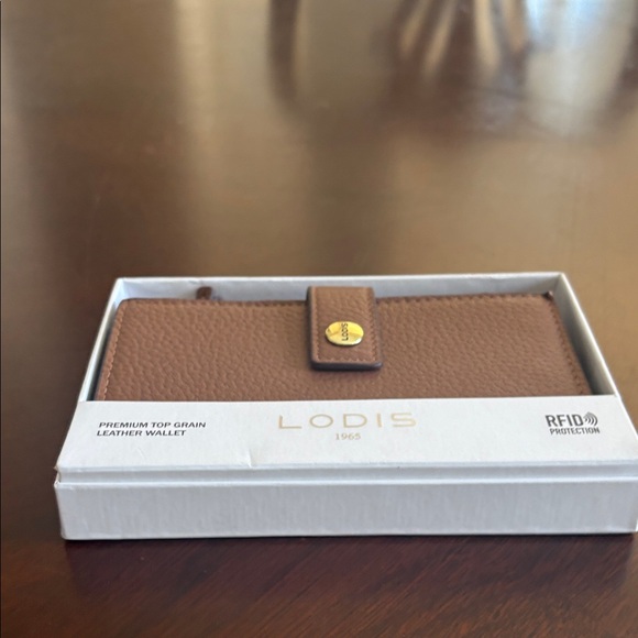 Lodis | Accessories | Nwt Lodis Tan Leather Wallet With Gold Accent ...